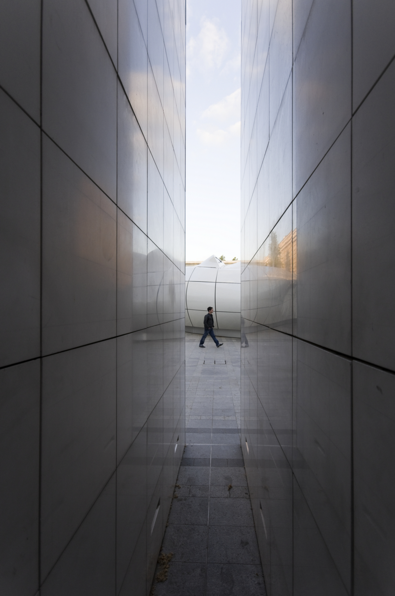 Chanel Mobile Art Pavilion | Zaha Hadid Architects - Arch2O.com