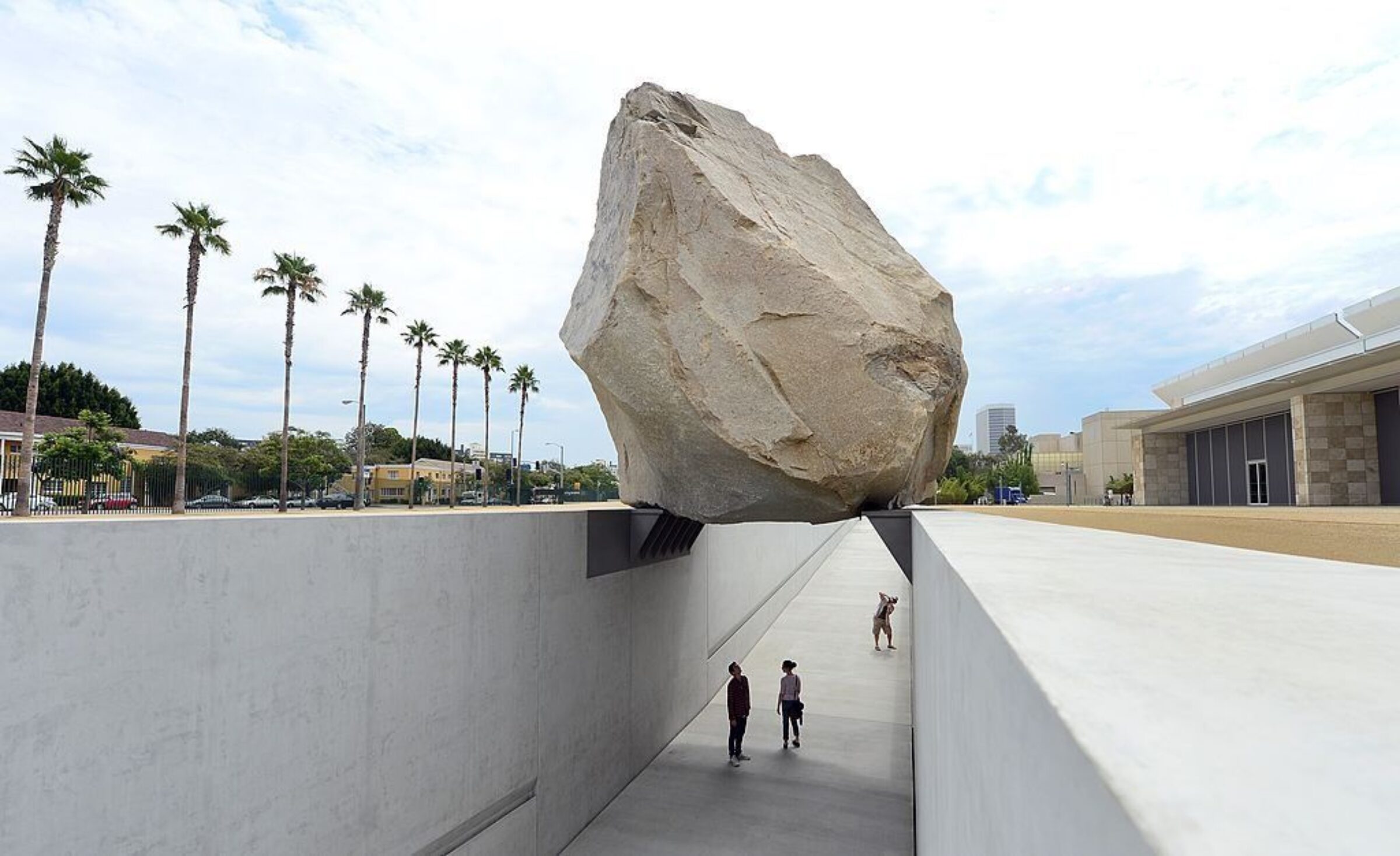 Levitated Mass | Michael Heizer - Arch2O.com