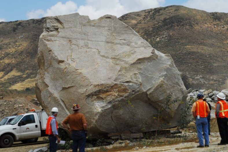 Levitated Mass | Michael Heizer - Arch2O.com