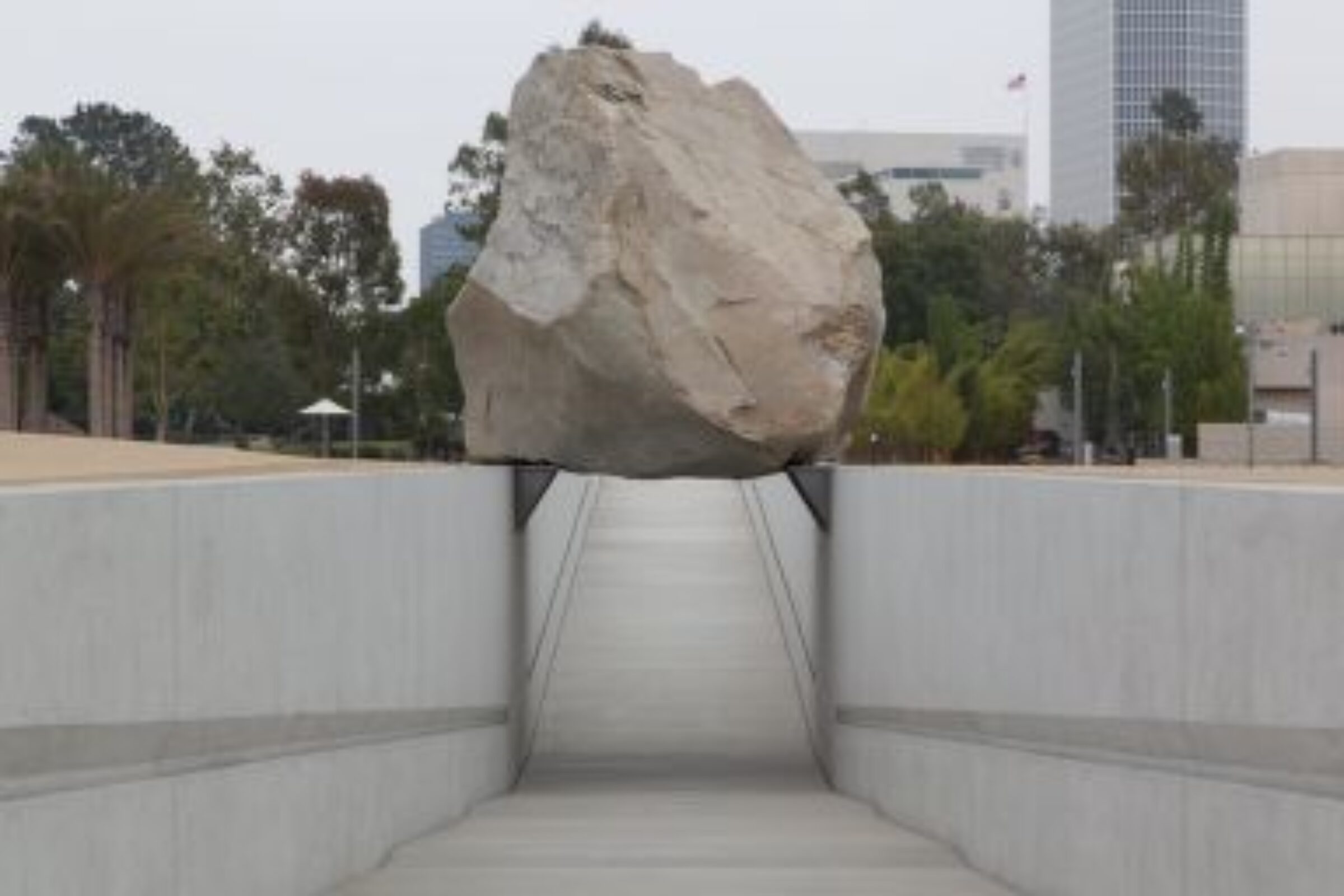 Levitated Mass | Michael Heizer - Arch2O.com