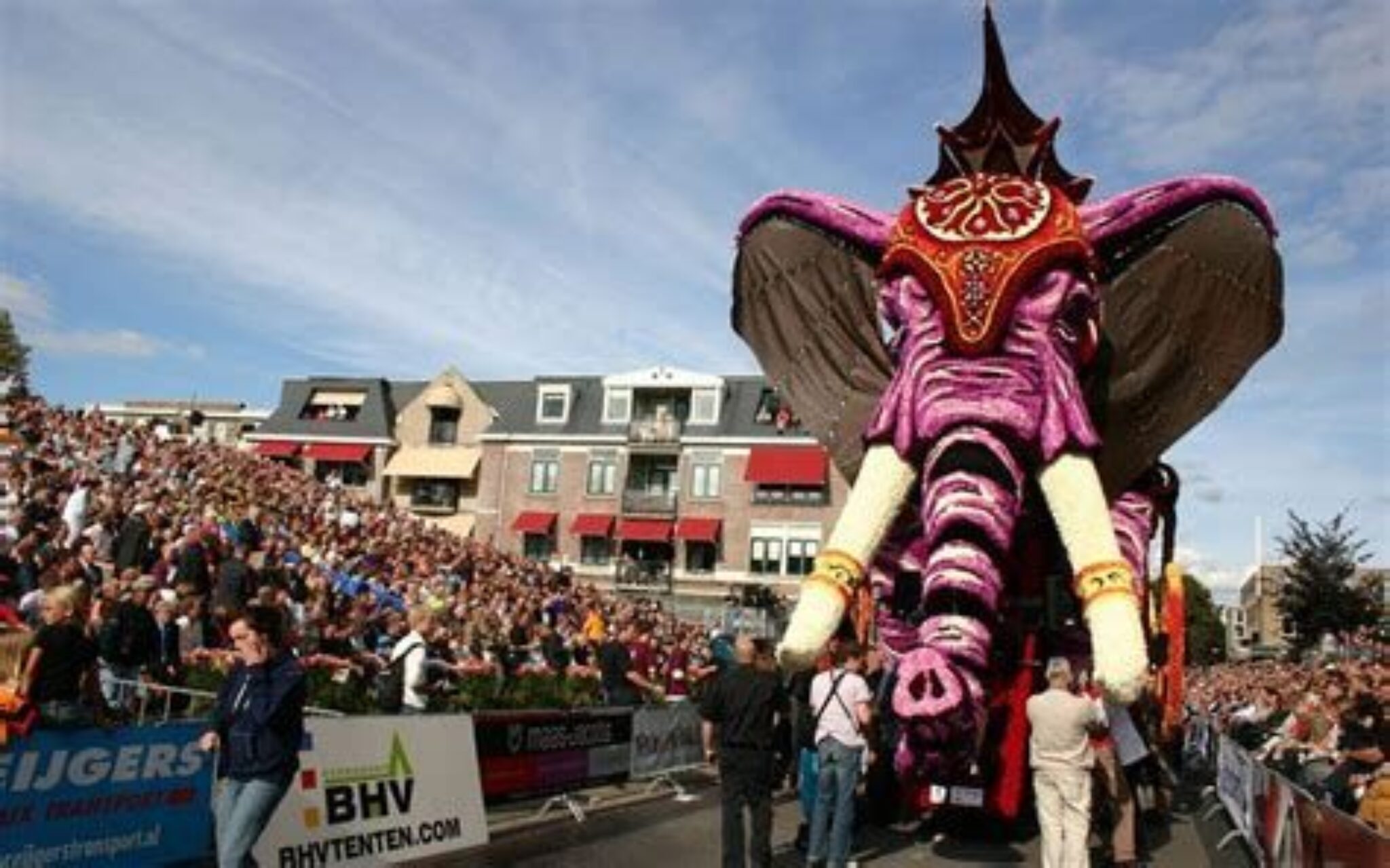 Bloemencorso Flower Parade - Arch2O.com