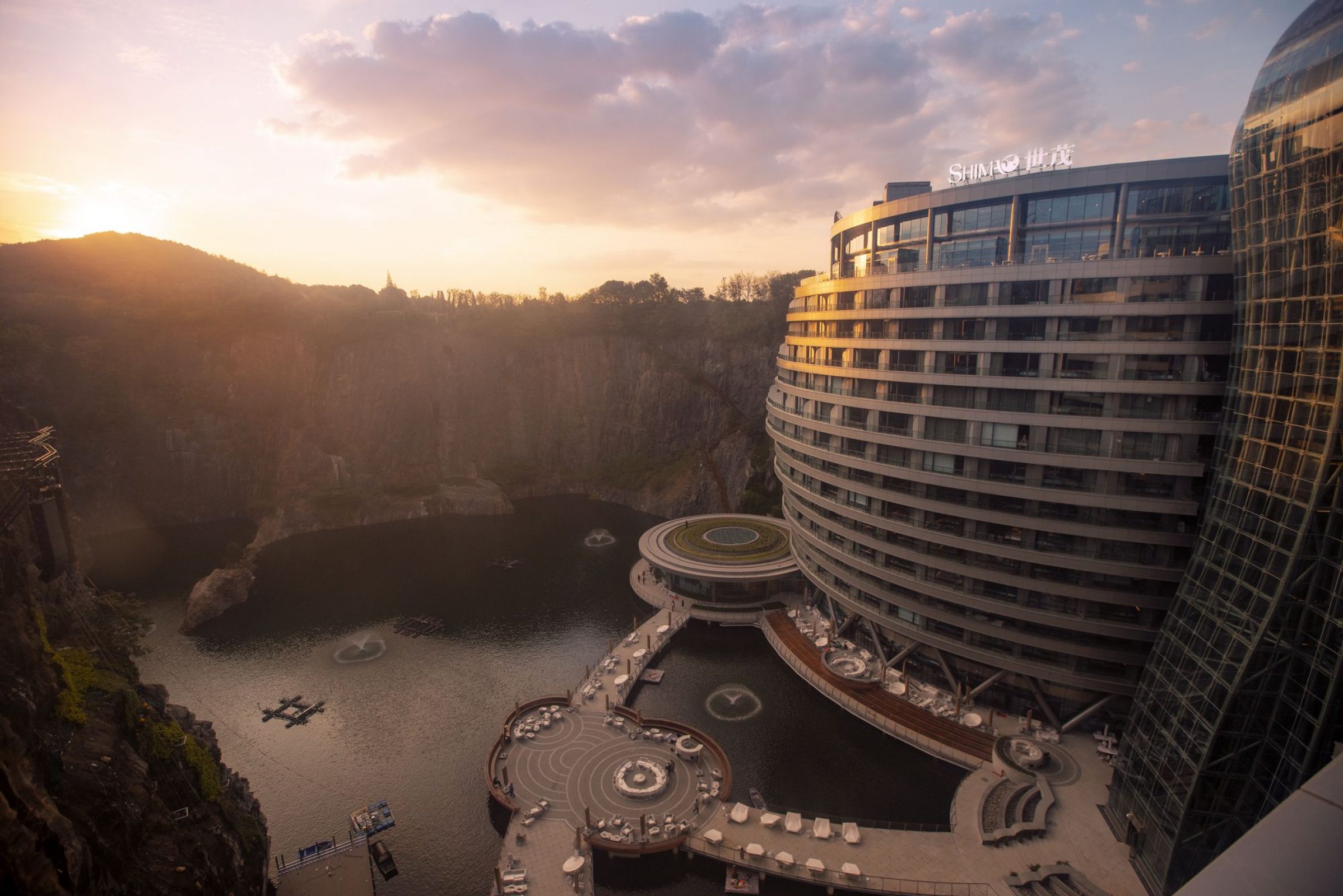 Songjiang Hotel Building - Intercontinental Shanghai Wonderland ...