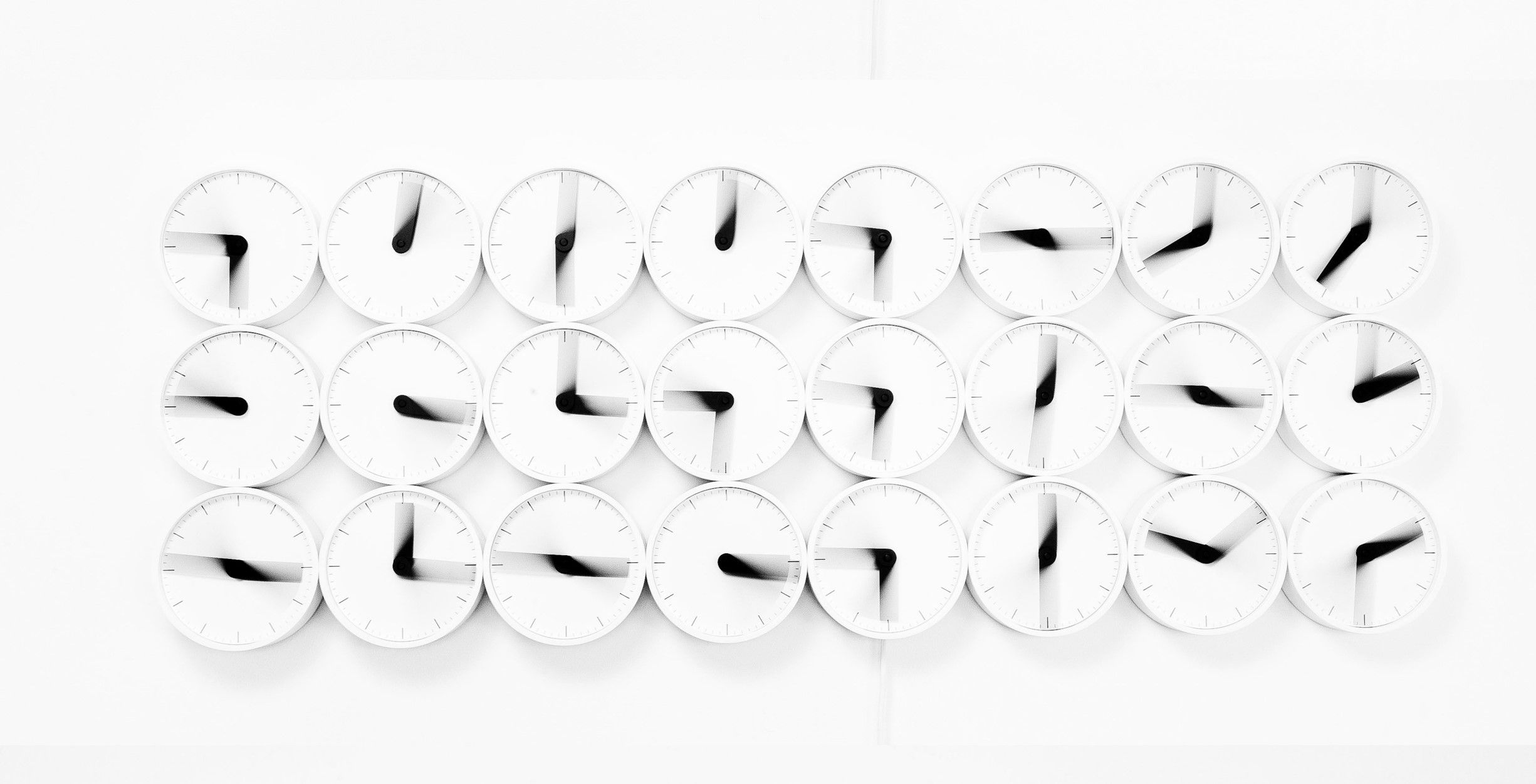 The Clock Clock White | Humans since 1982 & David Cox - Arch2O.com