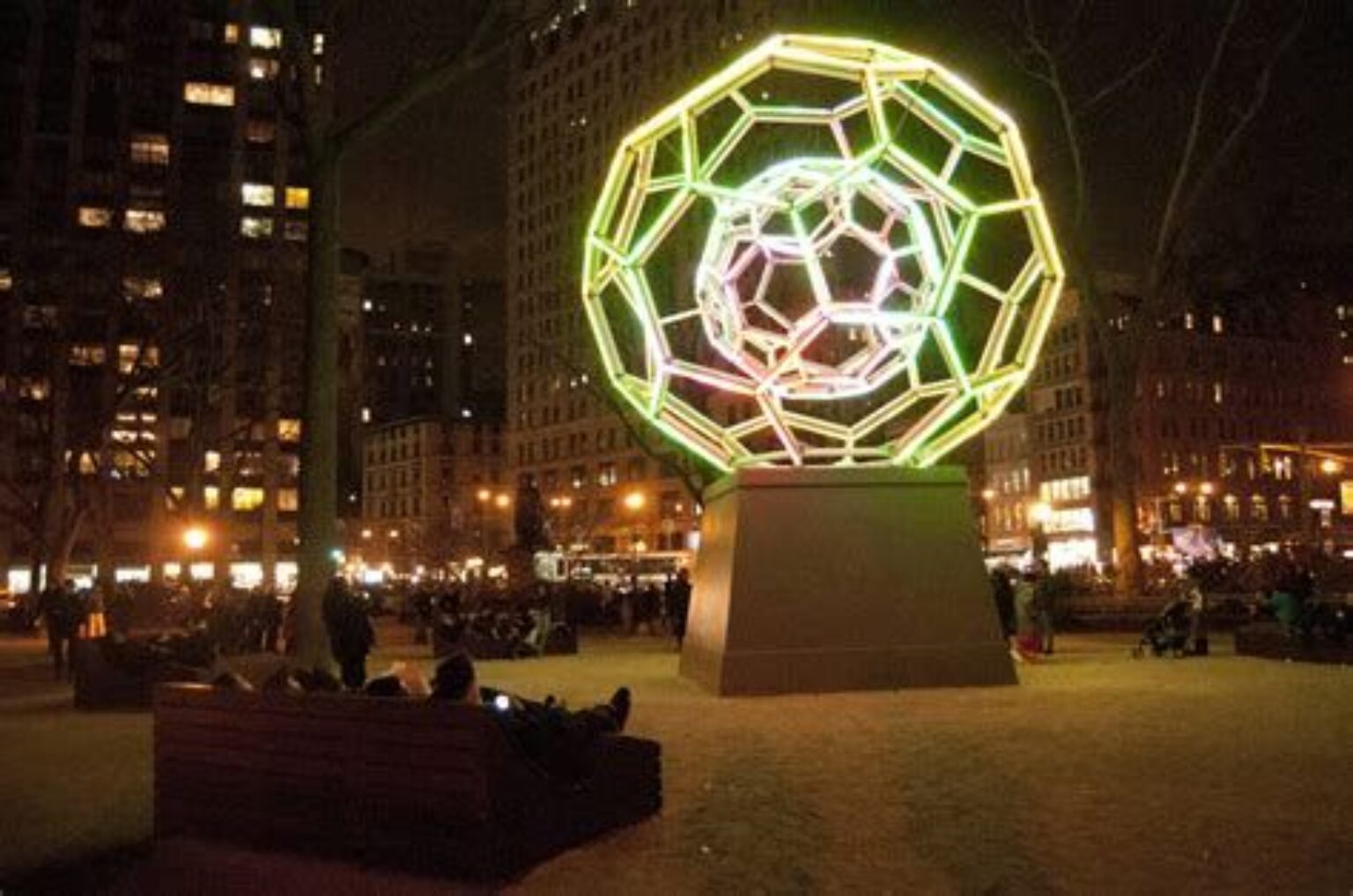 Buckyball,Madison Square Park – New York City | Leo Villareal – Arch2O.com