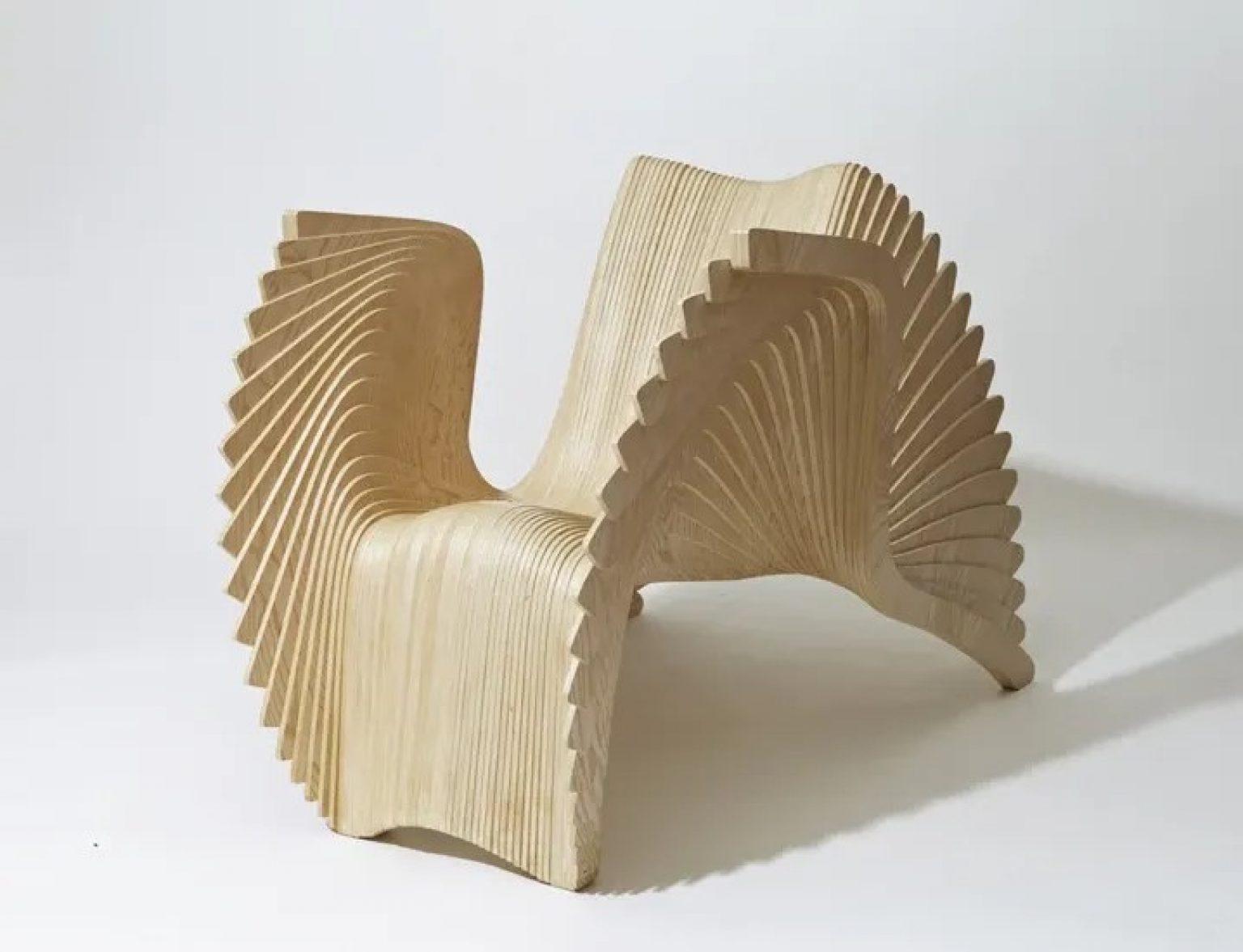 The Monroe Chair | Alexander White - Arch2O.com