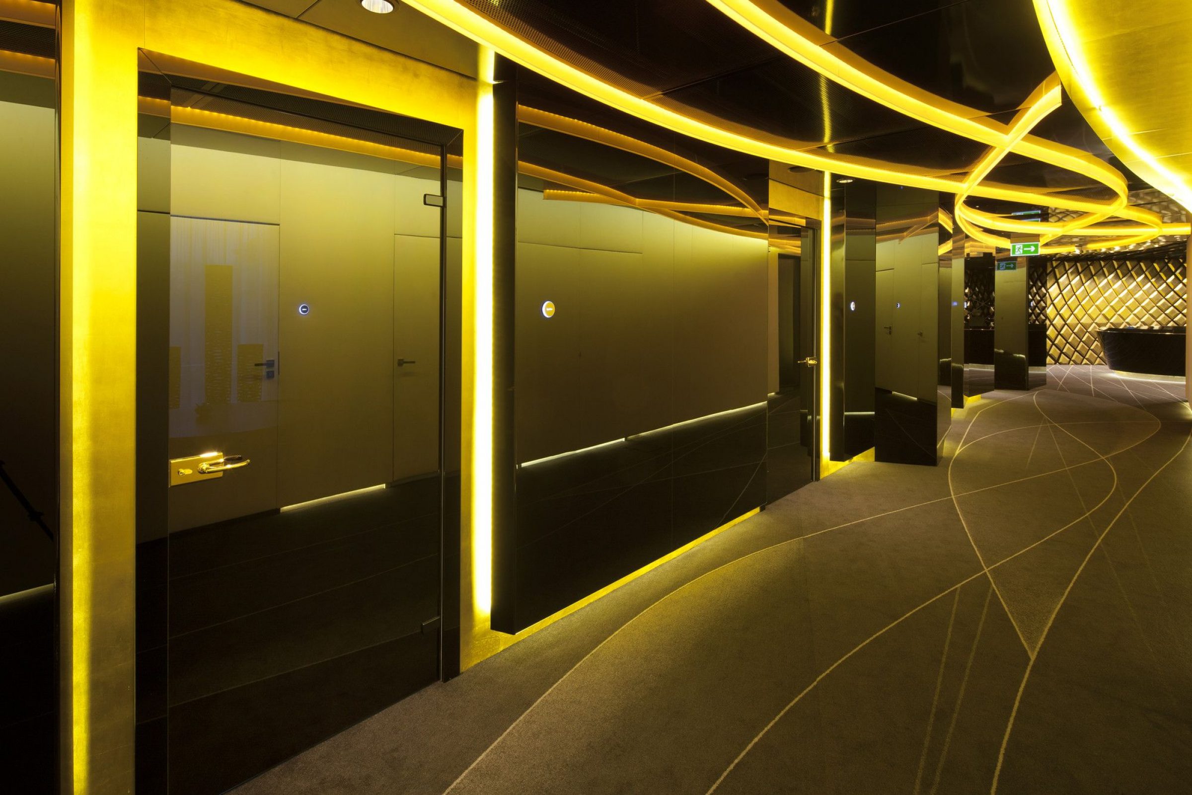 PKO Bank Polski S.A.| Robert Majkot Design - Arch2O.com