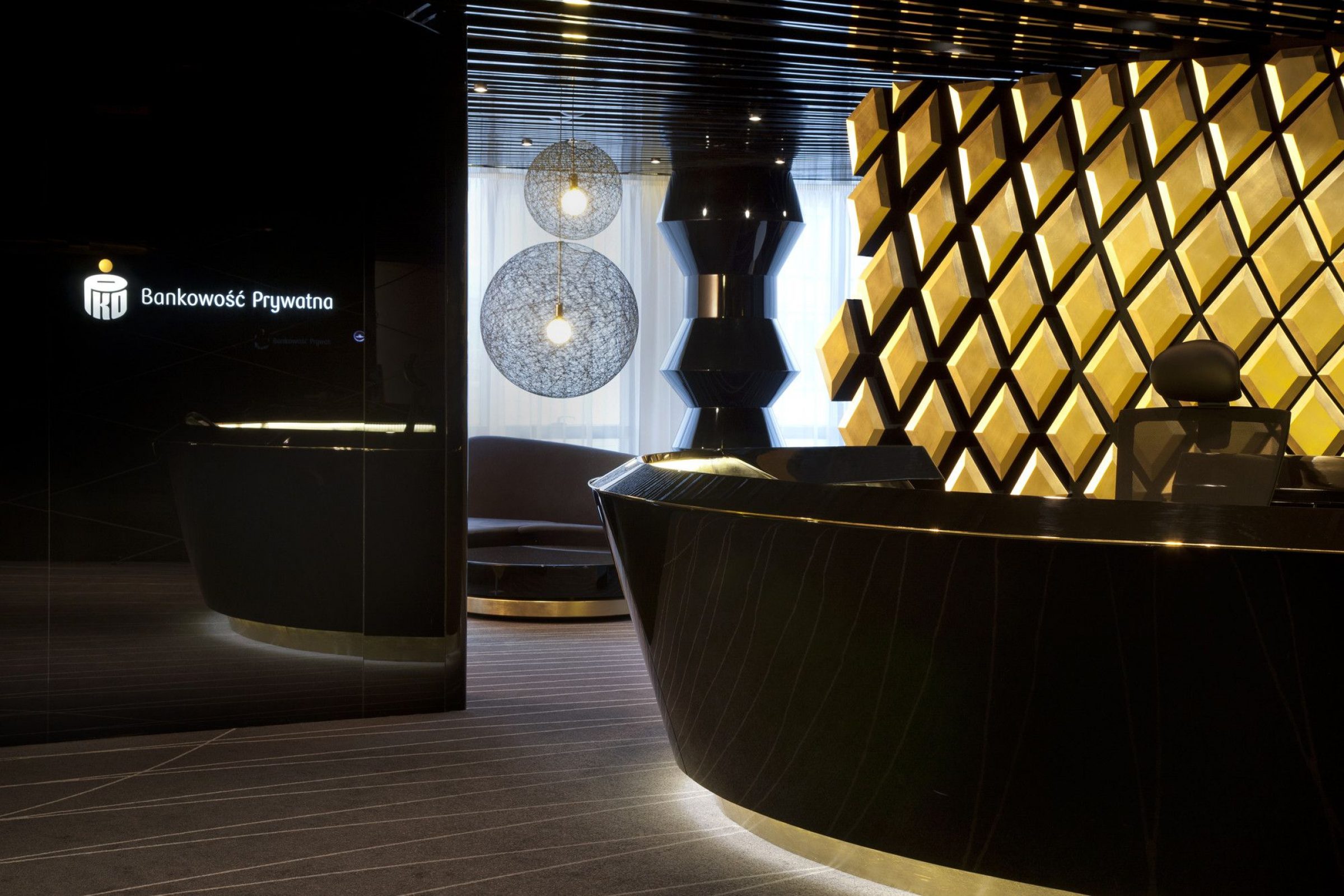 PKO Bank Polski S.A.| Robert Majkot Design - Arch2O.com