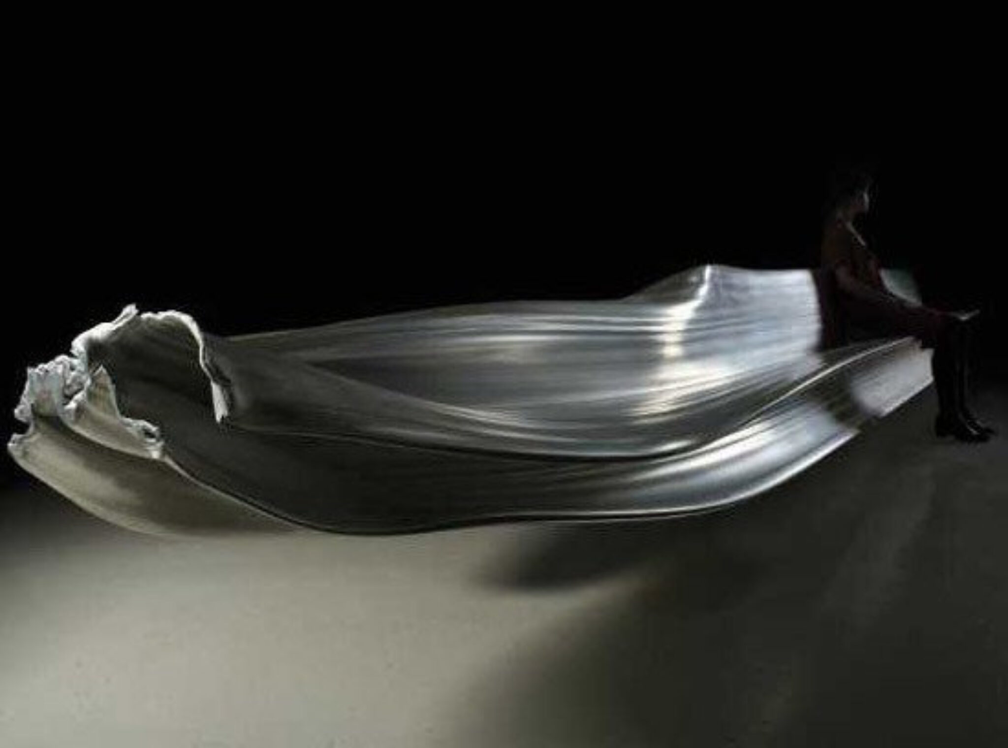 Aluminium Extrusion Bench | Heatherwick Studio - Arch2O.com