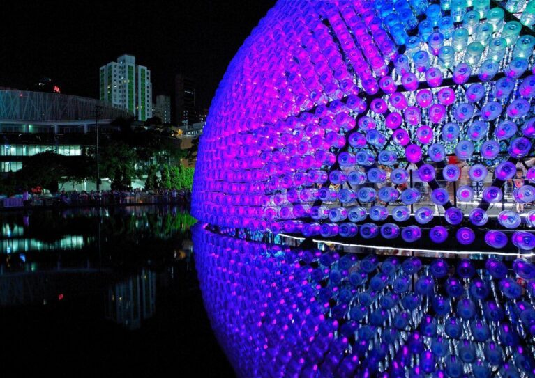 Rising Moon Dome | Daydreamers Design - Arch2O.com