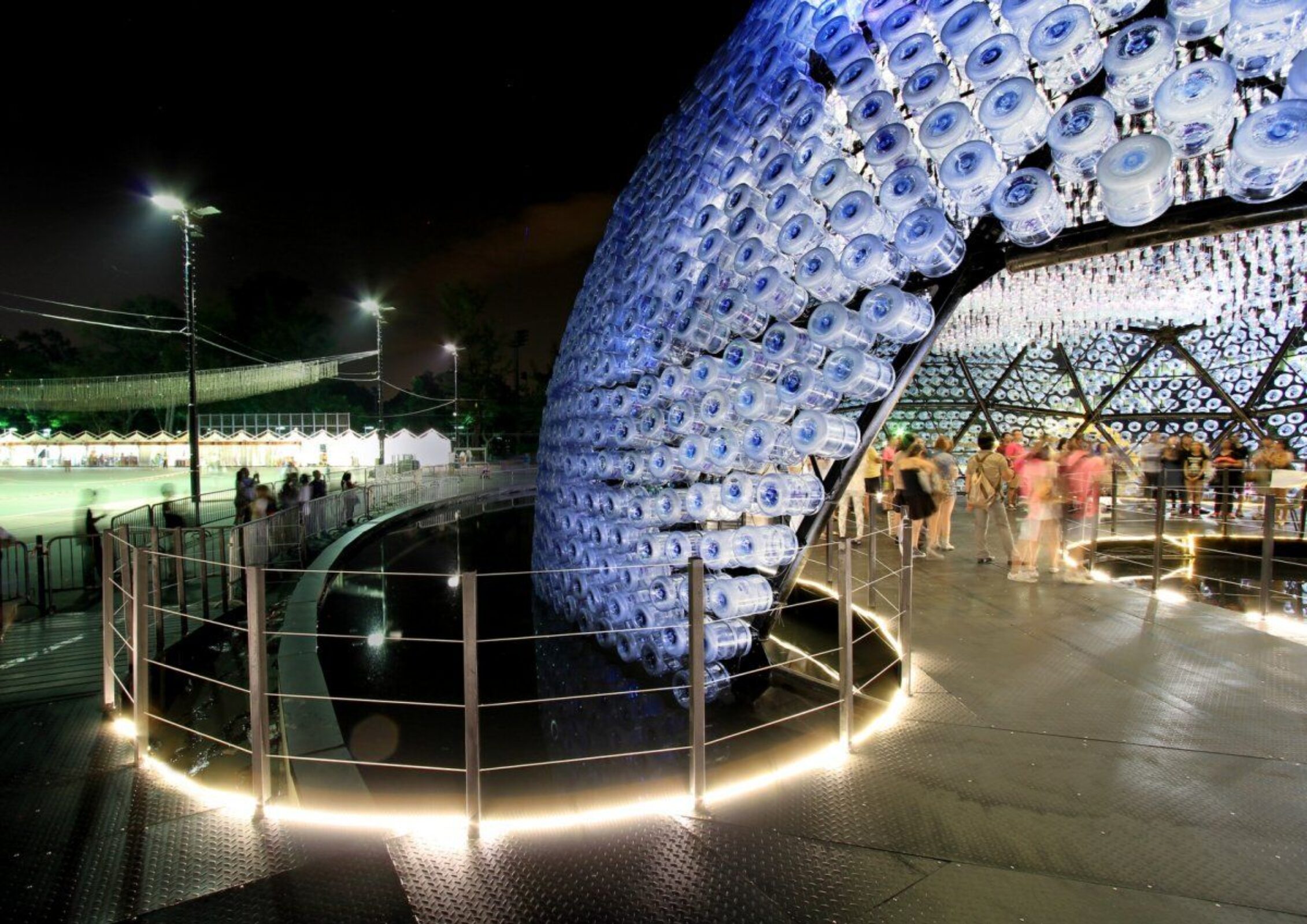 Rising Moon Dome | Daydreamers Design - Arch2O.com