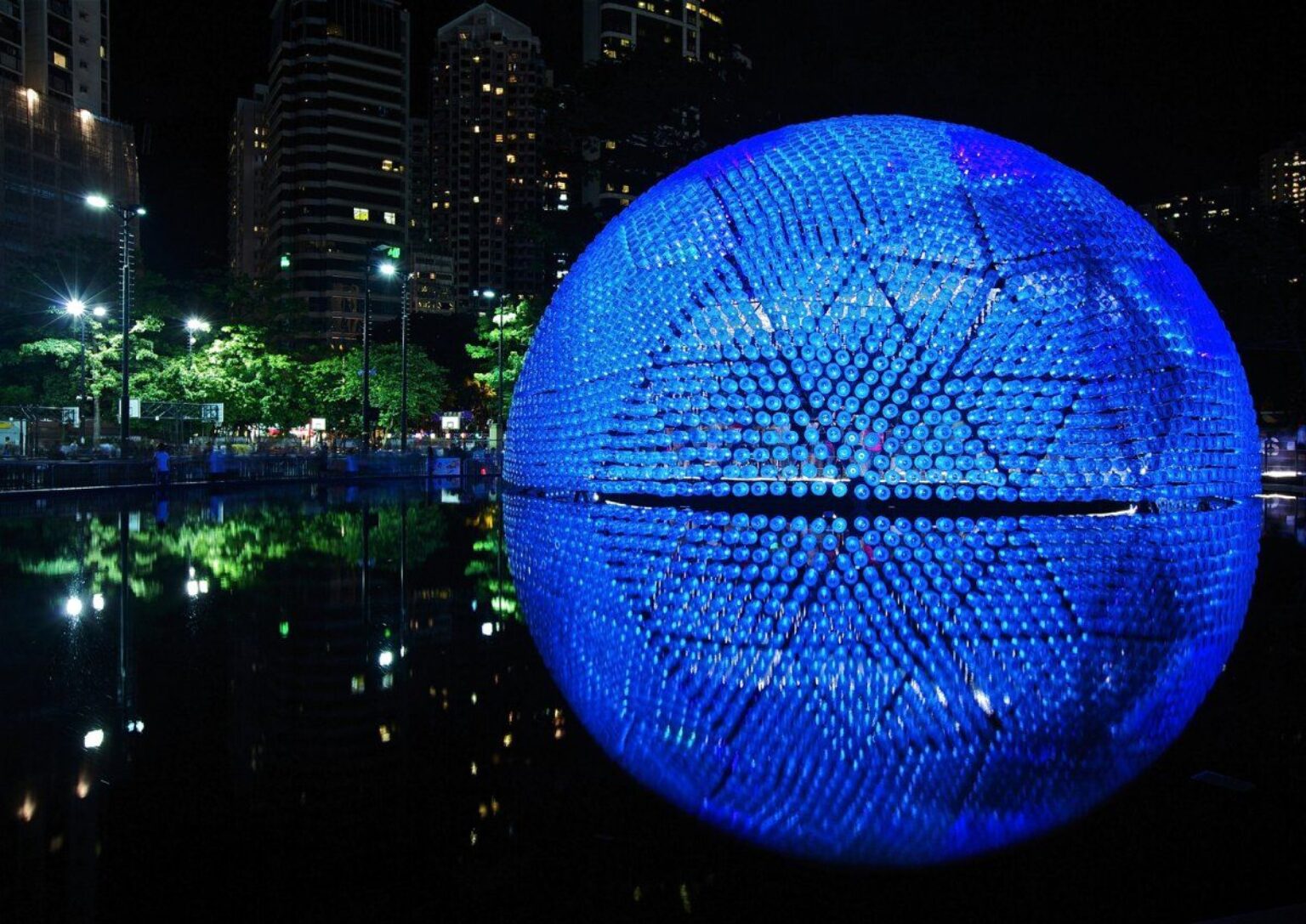 Rising Moon Dome | Daydreamers Design - Arch2O.com