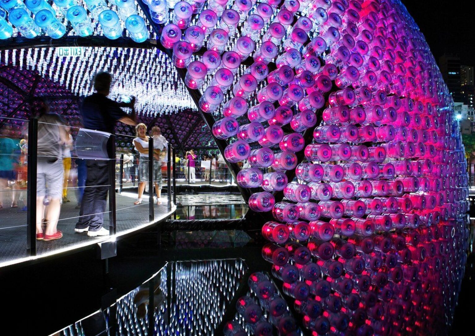 Rising Moon Dome | Daydreamers Design - Arch2O.com