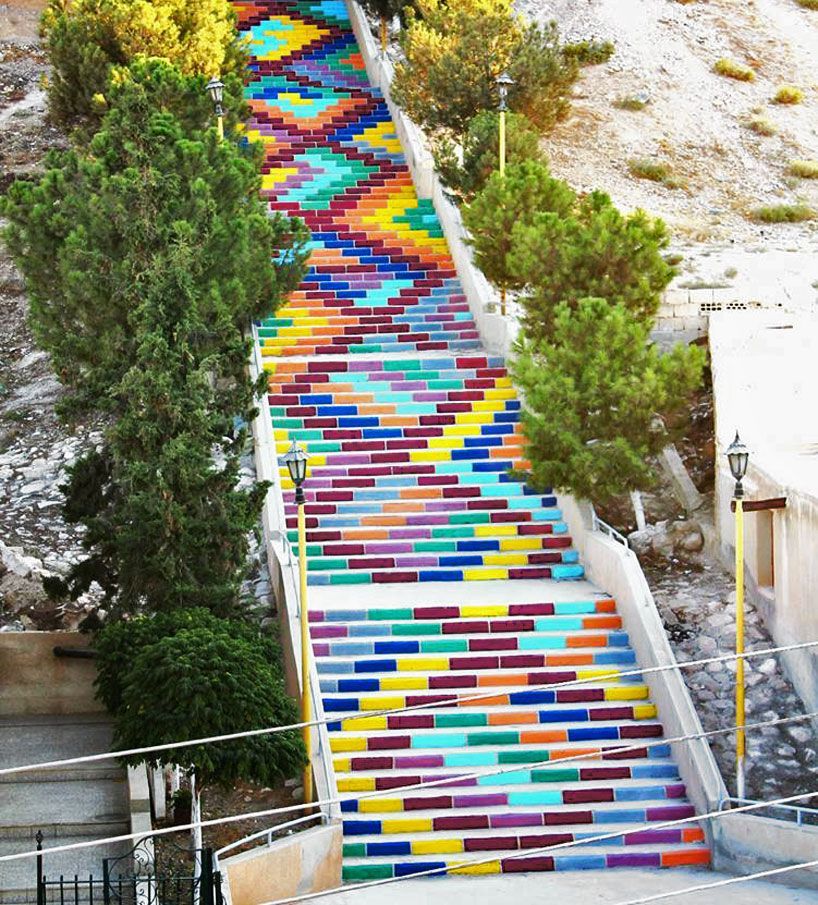 Colorful Staircase | Jood Volunteer Team - Arch2O.com