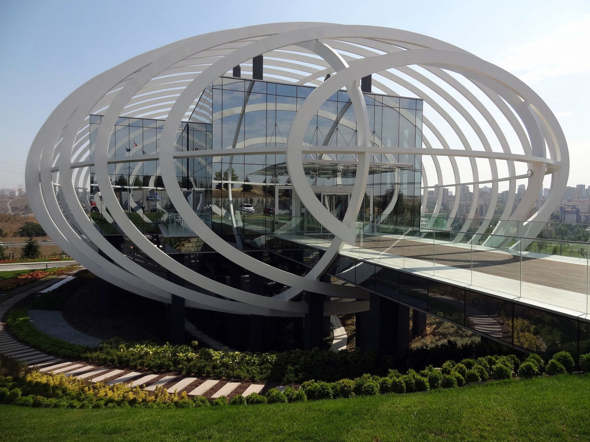 Elliptical Exterior ‘Tema Istanbul Showroom’ | Yazgan Design ...