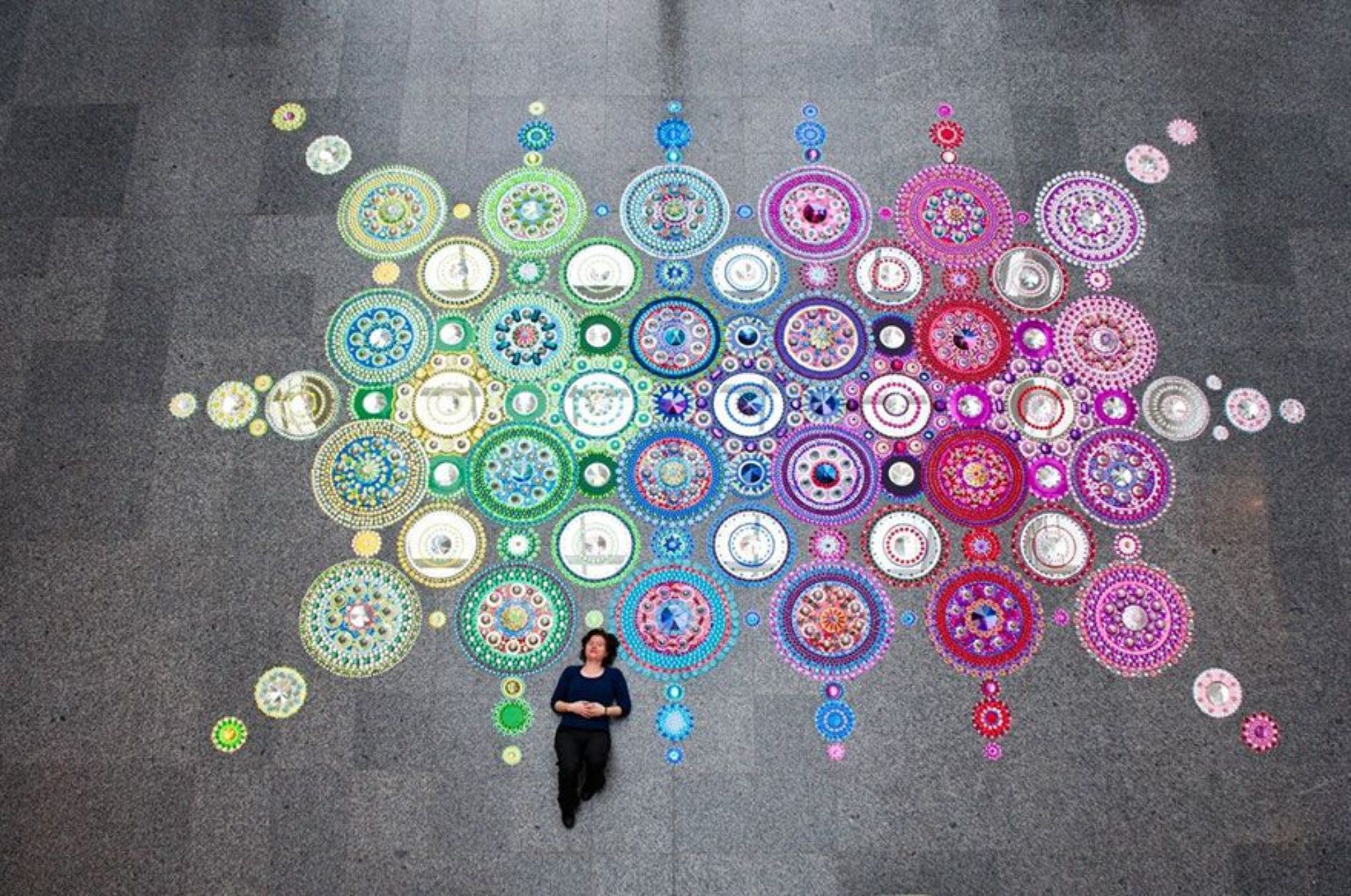 Kaleidoscopic crystal floor installations | Suzan Drummen - Arch2O.com