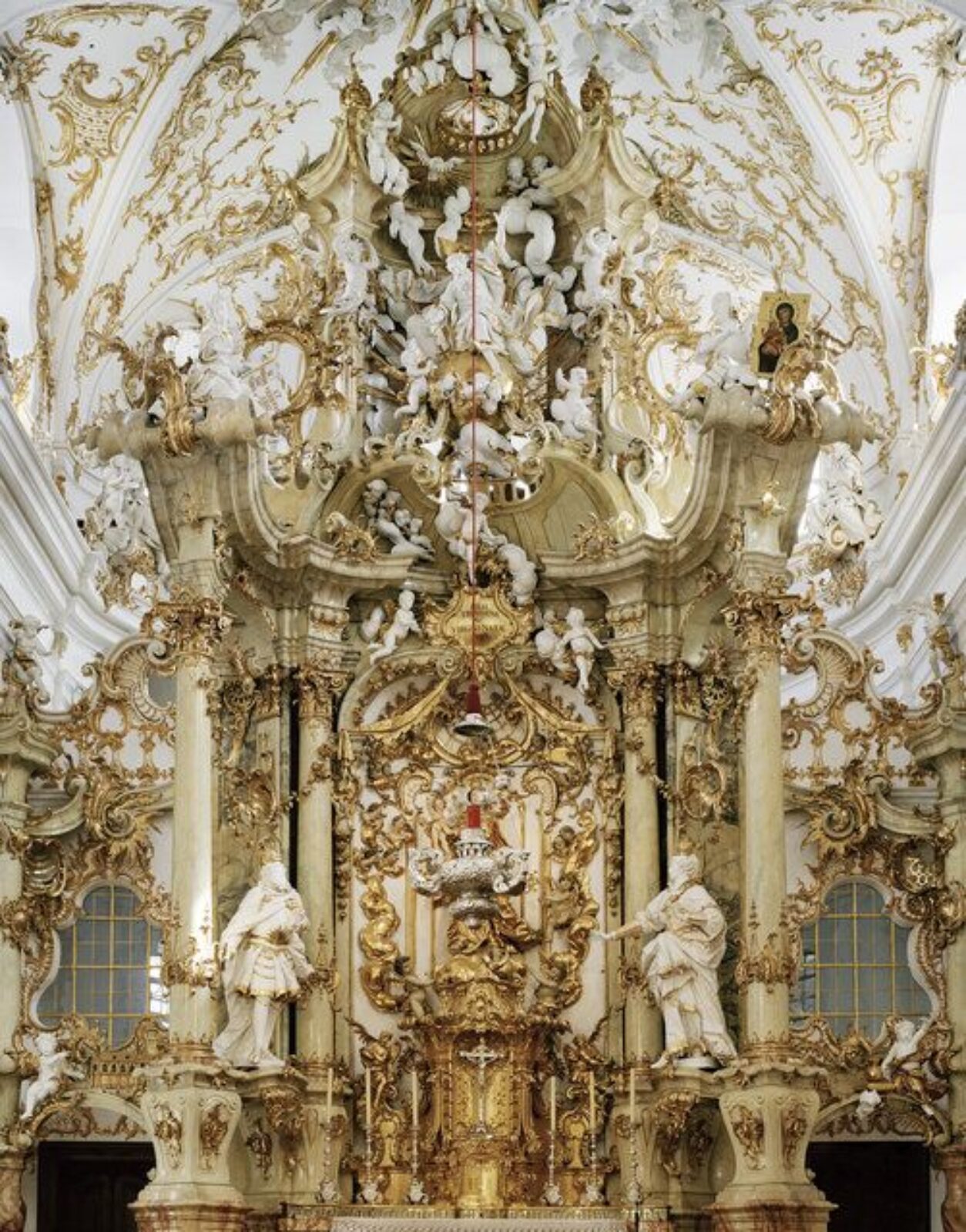 Re-discover opulent baroque altars | Cyril Porchet - Arch2O.com