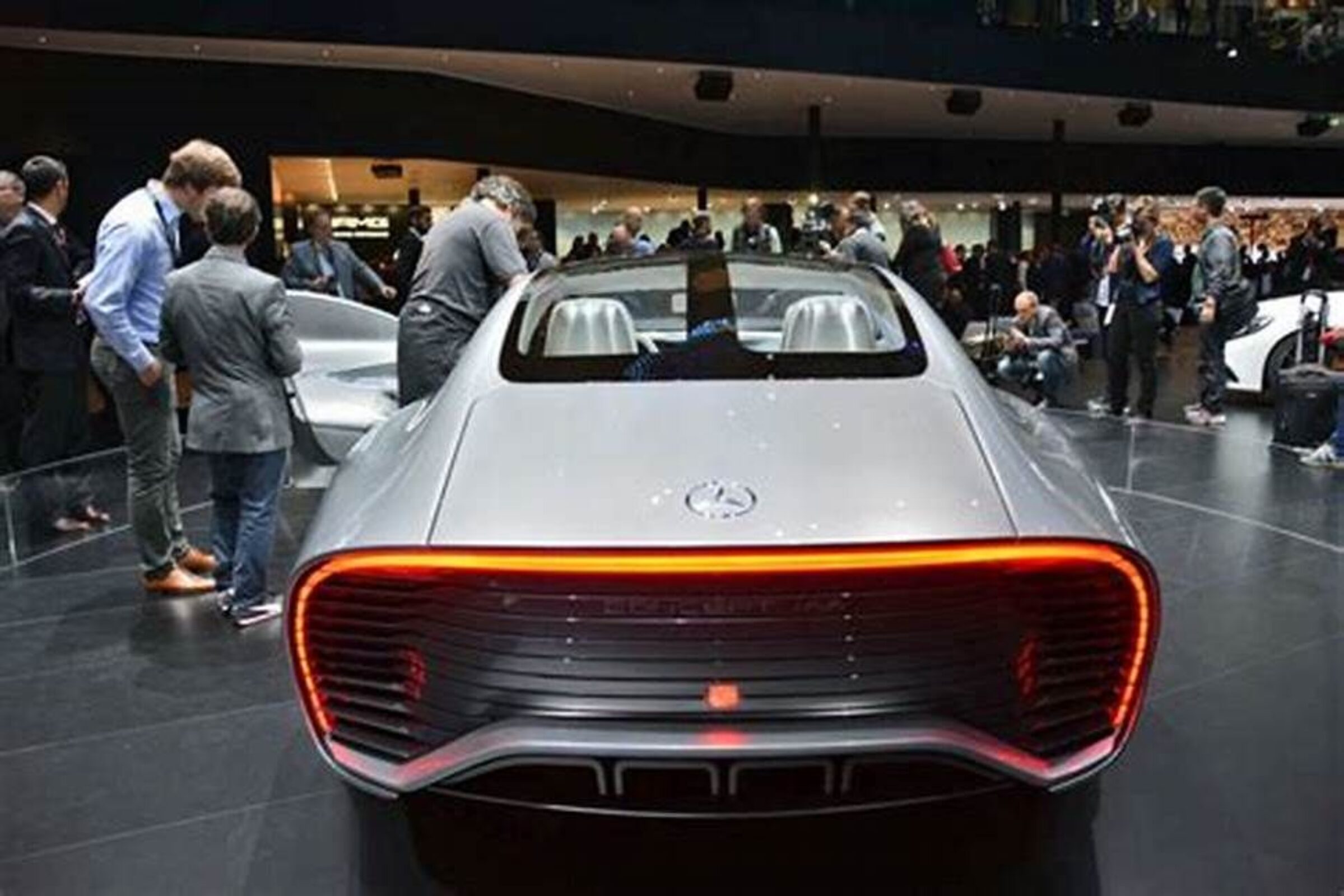 Mercedes-Benz Digital Transformer Is Shape Shifting - Arch2O.com