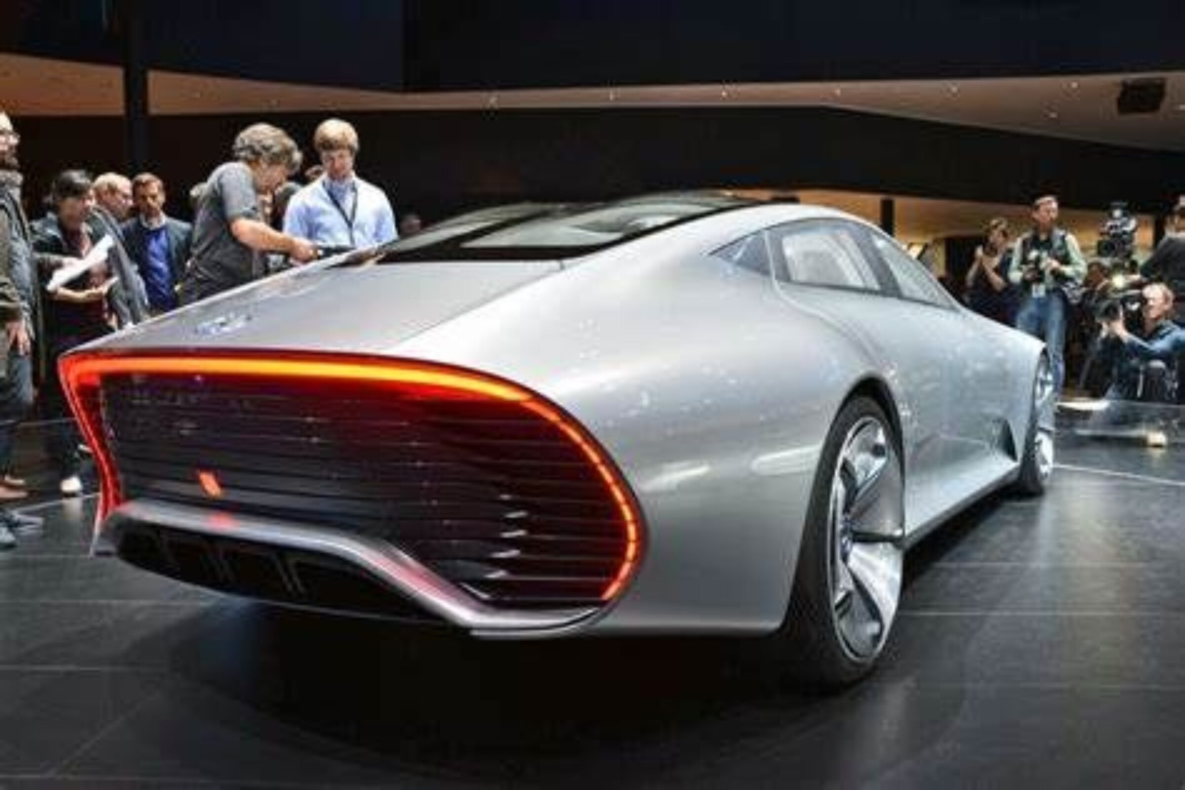 Mercedes-Benz Digital Transformer Is Shape Shifting - Arch2O.com