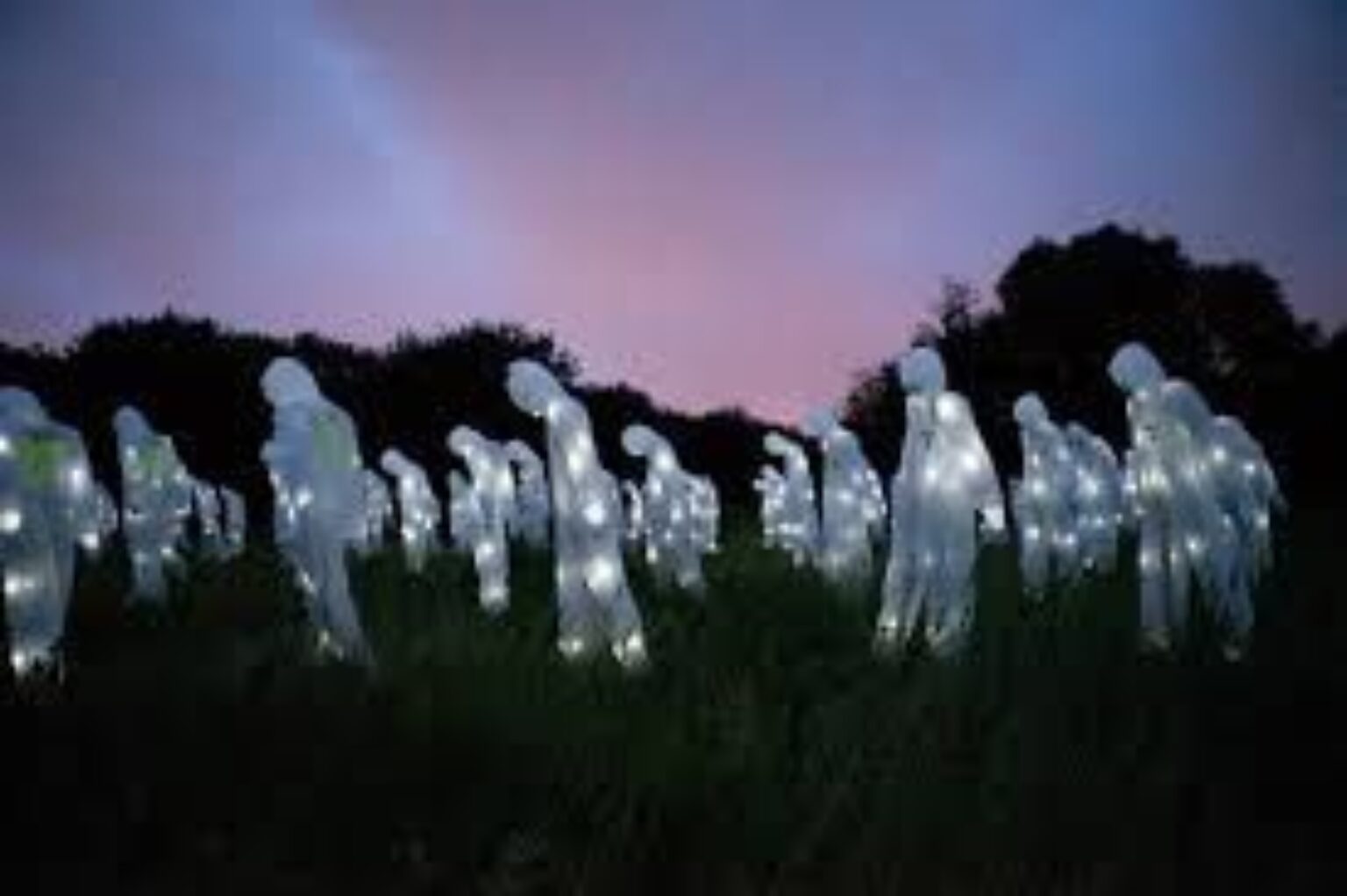 Radio Active Creatures | By Luzinterruptus Studio - Arch2O.com