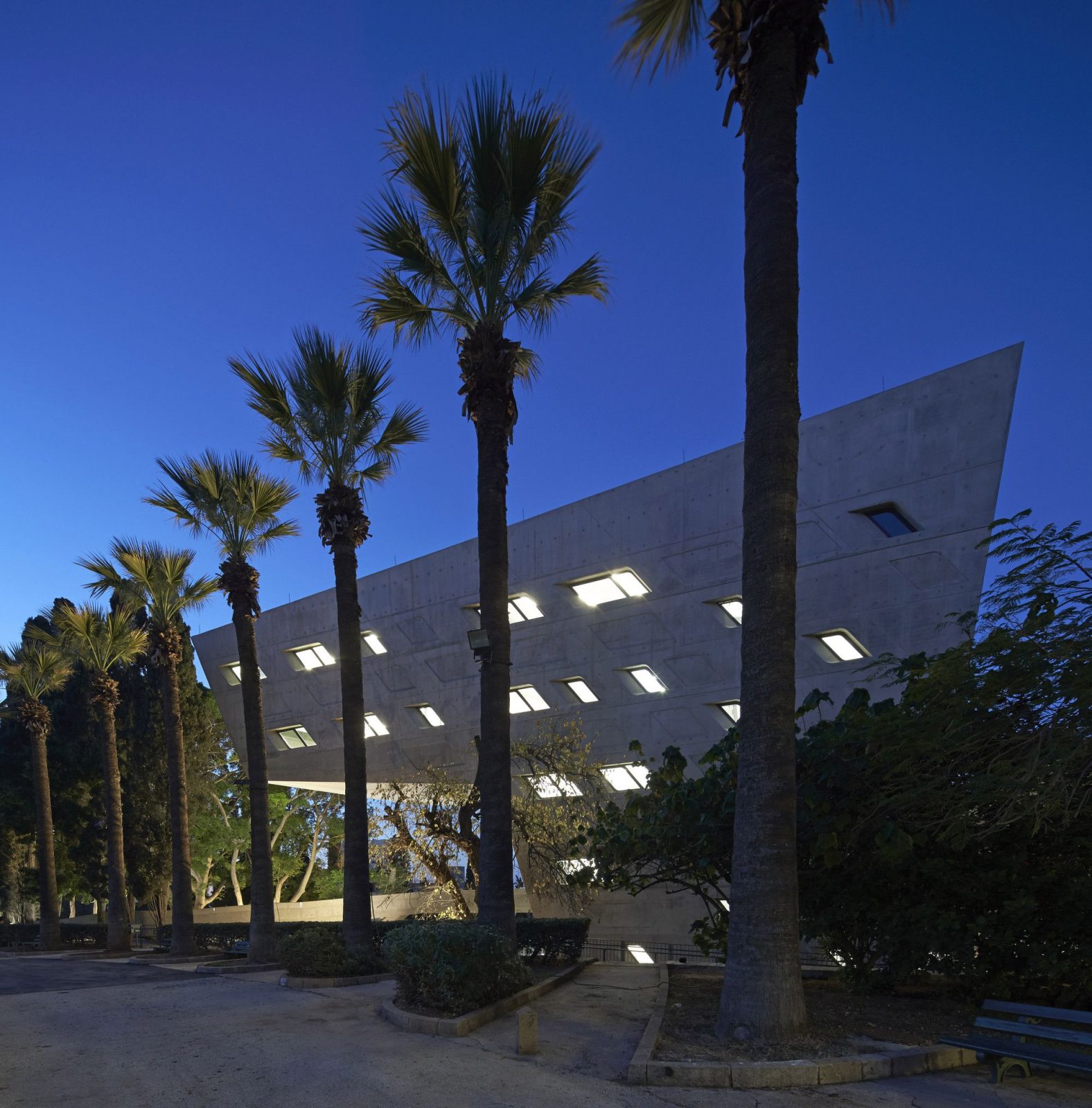 American University of Beirut "Issam Fares Institute" | Zaha Hadid ...
