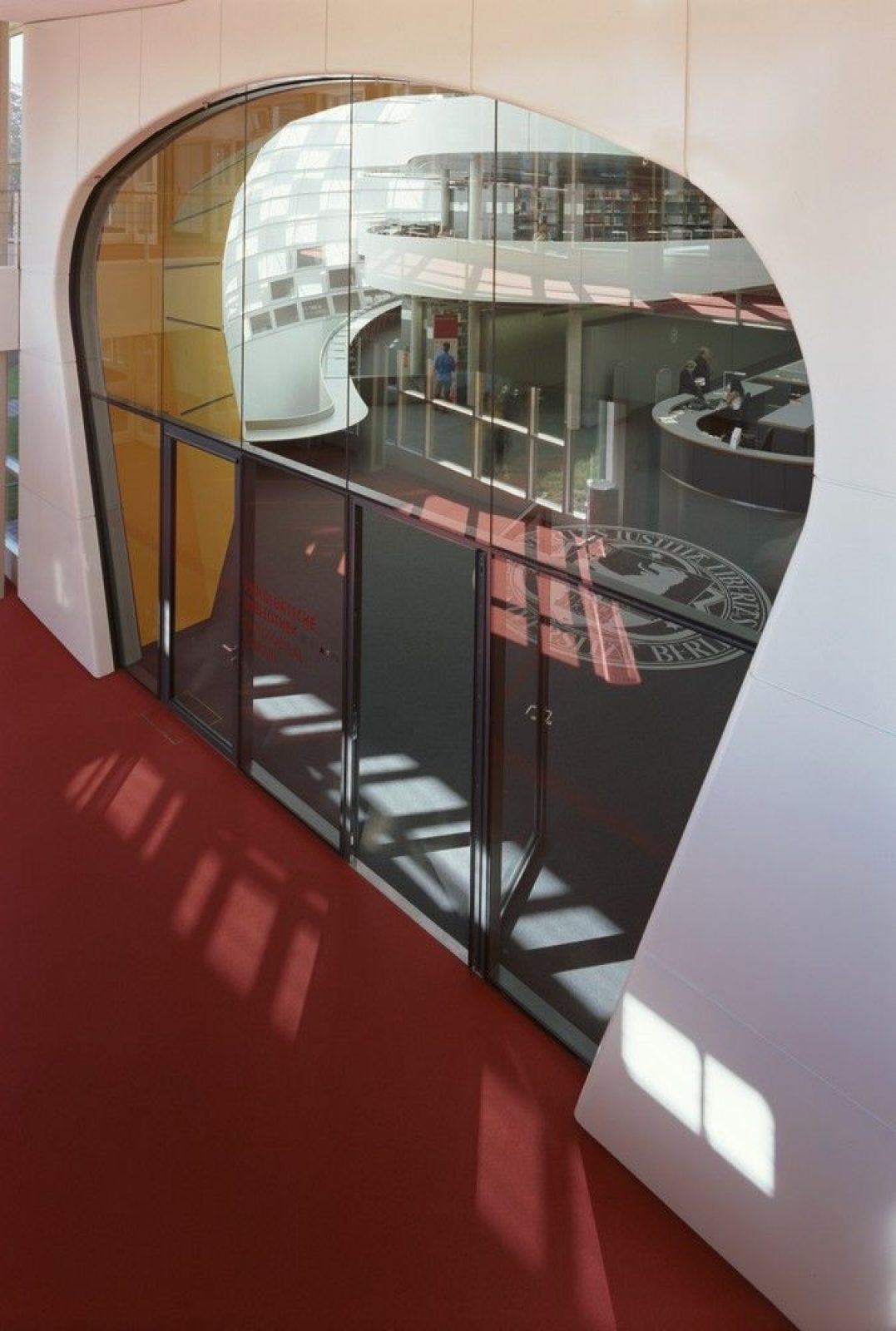 Free University Philology Library | Foster and Partners - Arch2O.com