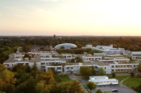 Free University Philology Library | Foster and Partners - Arch2O.com