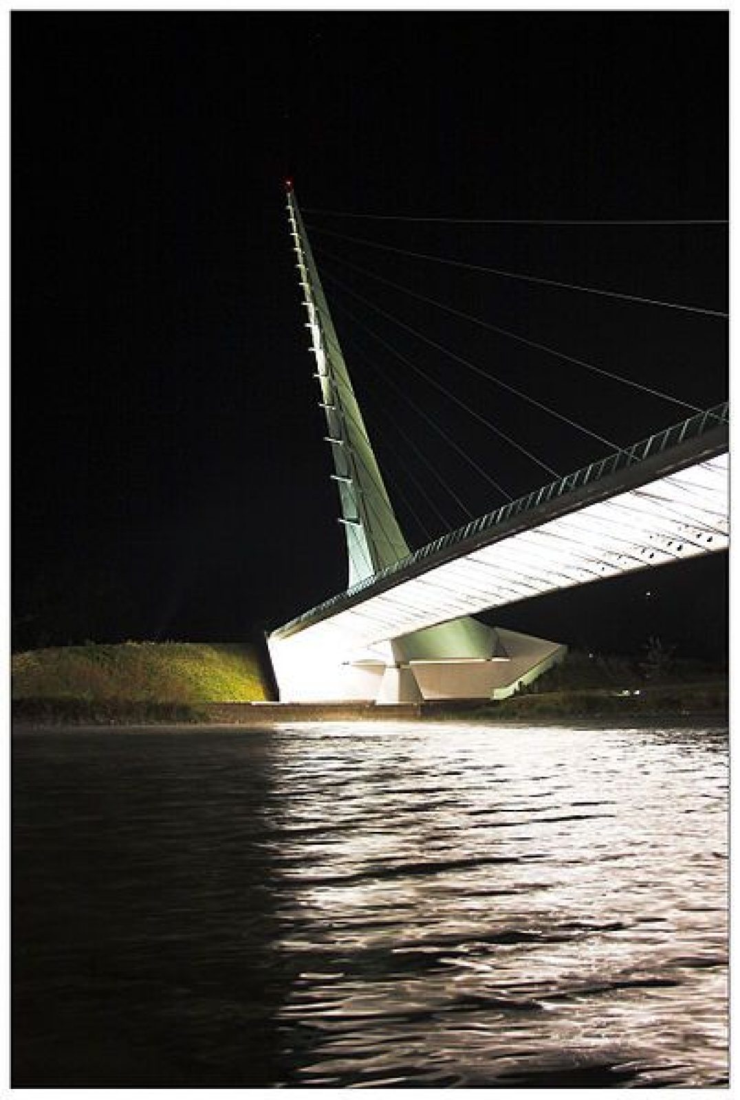 Sundial Bridge at Turtle Bay | Santiago Calatrava - Arch2O.com
