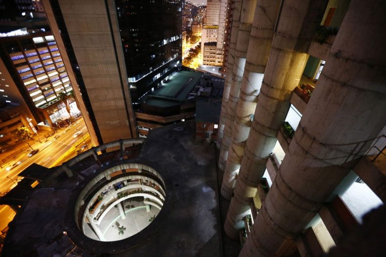 The Story of the Tower of David: The World’s Tallest Slum in Venezuela ...