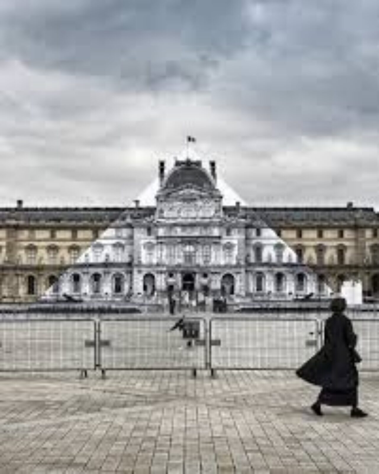 Optical Collage Makes The Louvre Pyramid Disappear | JR – Arch2O.com