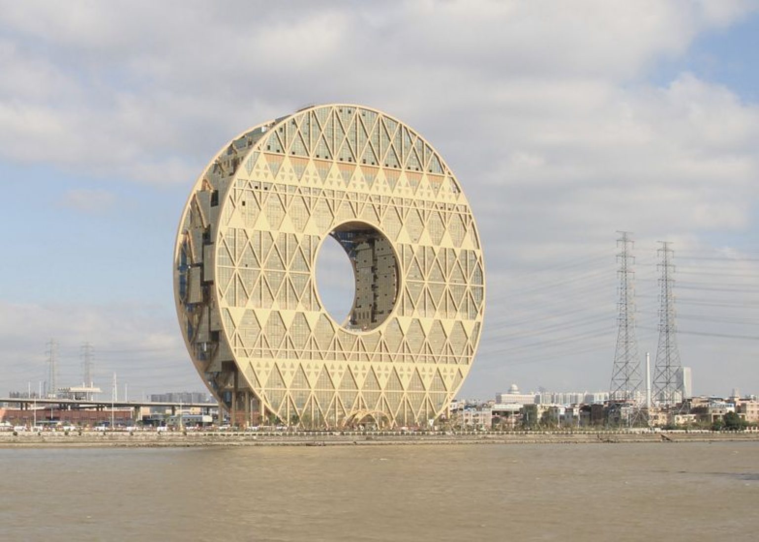 Doughnut-shaped skyscraper, Guangzhou | Joseph Di Pasquale architects ...