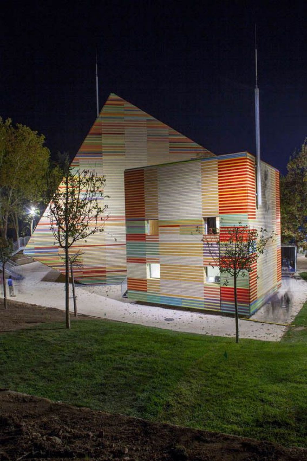 Temporary auditorium in L’Aquila | Renzo Piano Building Workshop ...