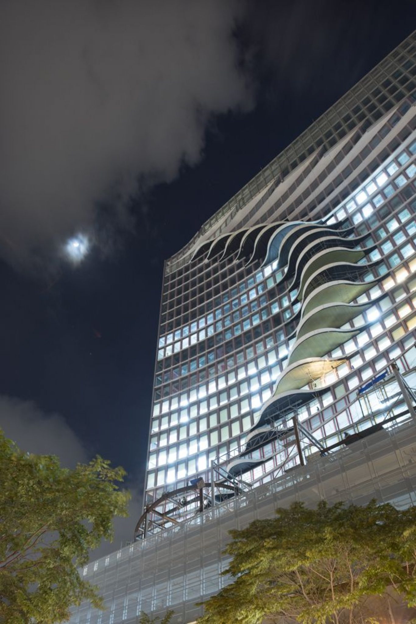 The 'Wavy' City Center Tower opens in Manila | CAZA Architects - Arch2O.com