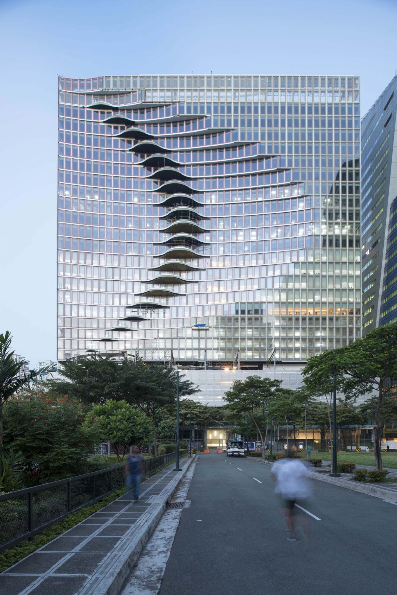 The 'Wavy' City Center Tower opens in Manila | CAZA Architects - Arch2O.com