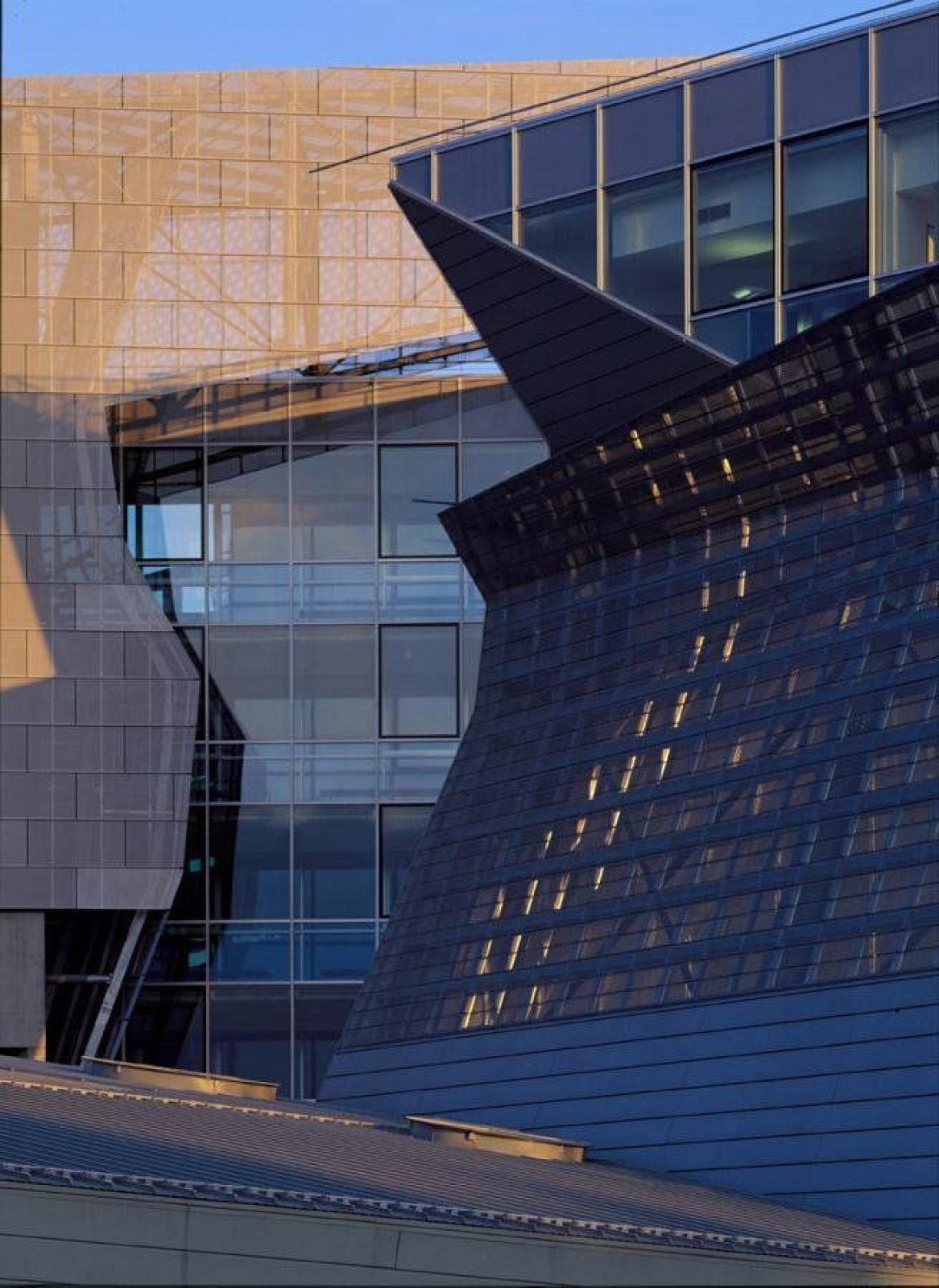 Hypo Alpe-Adria Center | Morphosis Architects – Arch2O.com