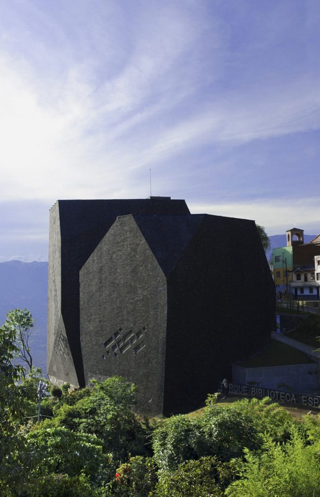 España Library | Giancarlo Mazzanti - Arch2O.com