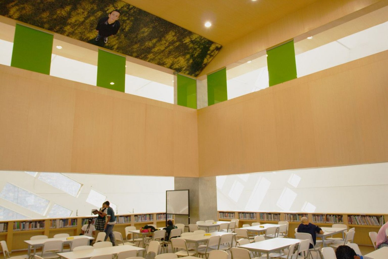 España Library | Giancarlo Mazzanti - Arch2O.com