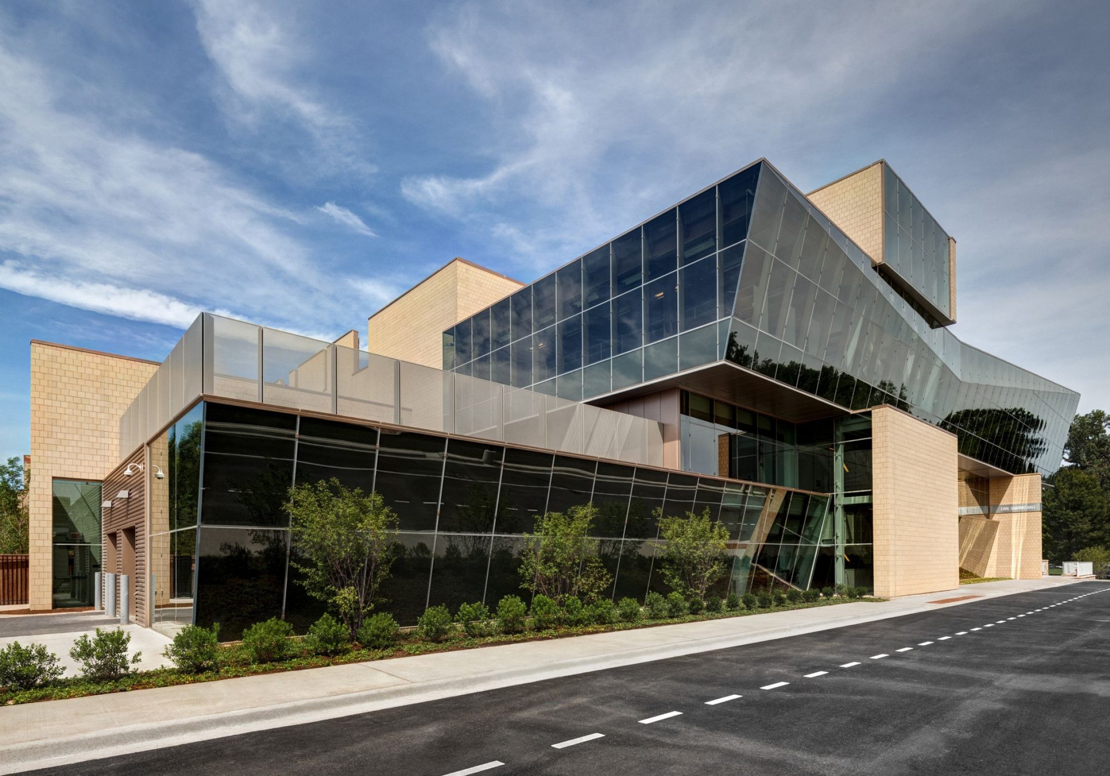 UC Lab School – Earl Shapiro Hall | Valerio Dewalt Train Associates ...