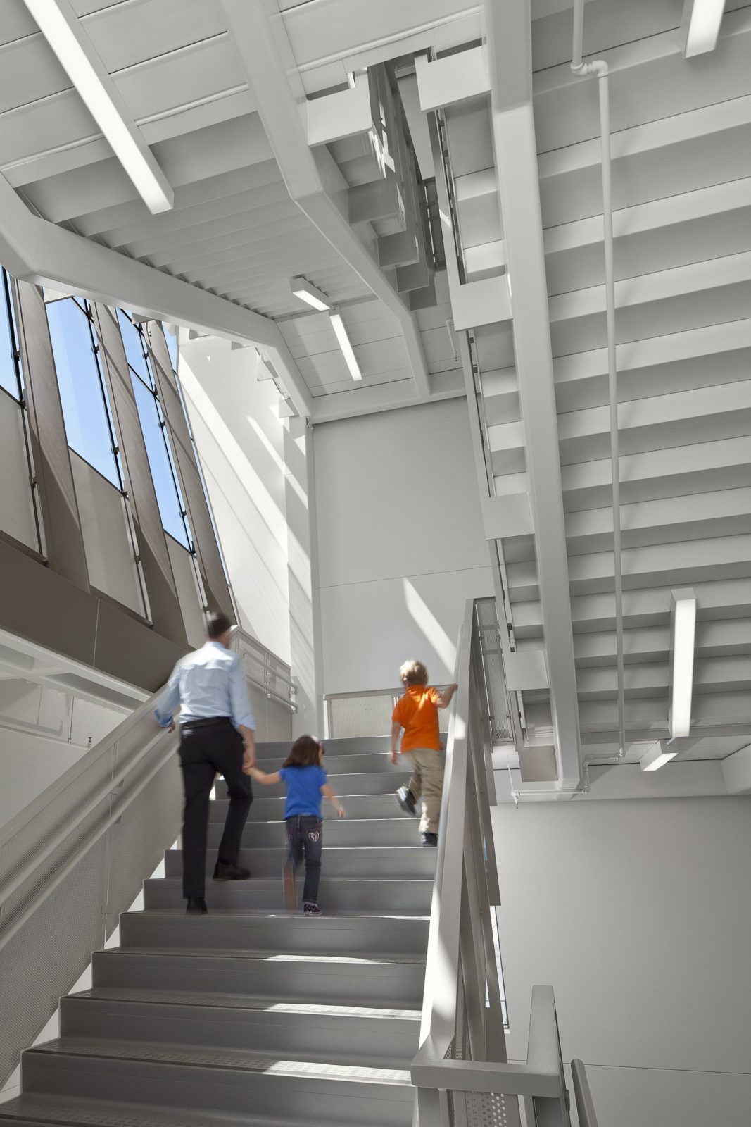 UC Lab School – Earl Shapiro Hall | Valerio Dewalt Train Associates ...