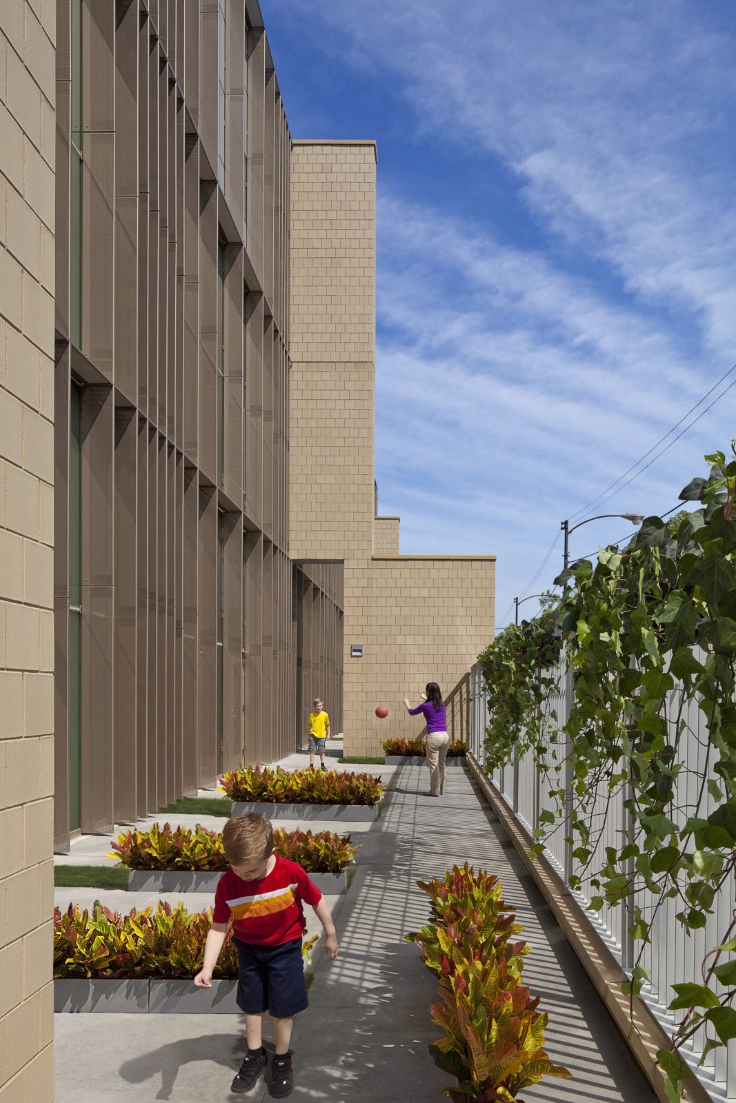UC Lab School – Earl Shapiro Hall | Valerio Dewalt Train Associates ...