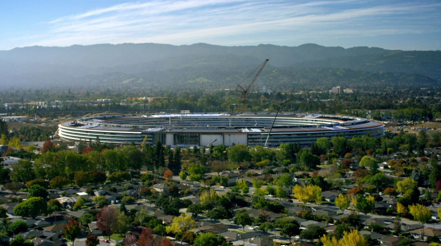 Giant Glass Doors and 755-Foot-Tunnel in Apple’s Recently Opened ...