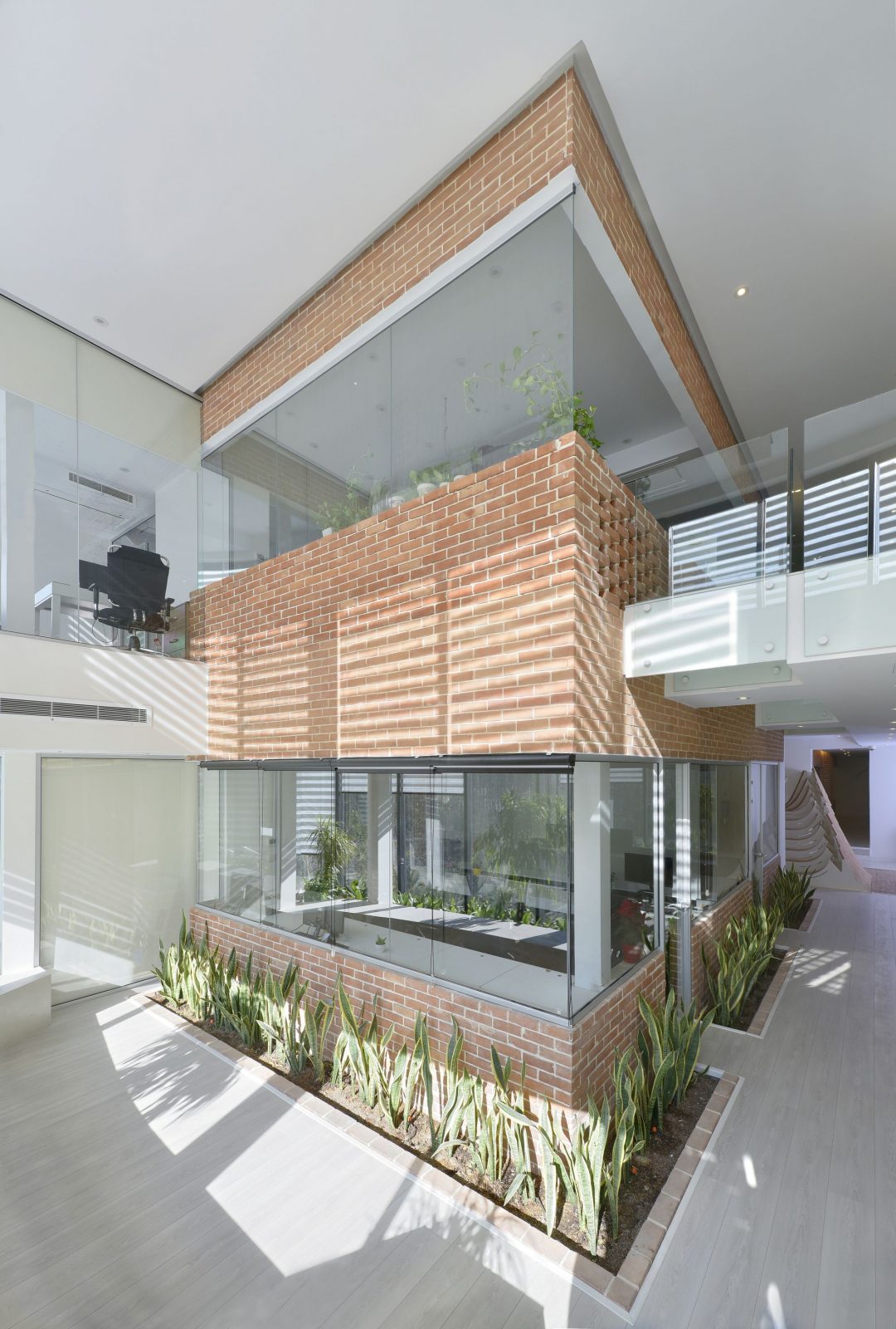 APARAT Headquarters | Qastic - Arch2O.com