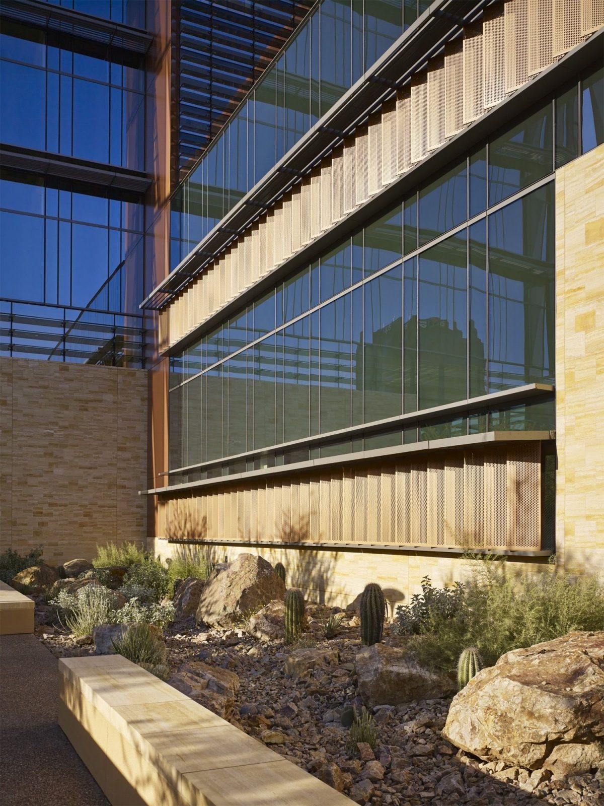 The University of Arizona Cancer Center | ZGF Architects - Arch2O.com