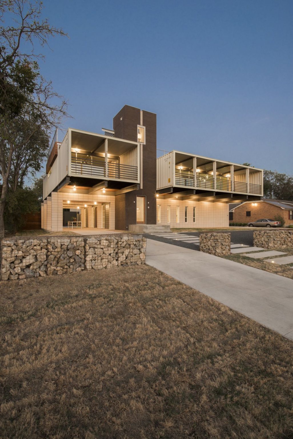 8 Various Applications of Shipping Container Architecture from Around ...