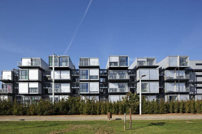 8 Various Applications of Shipping Container Architecture from Around ...