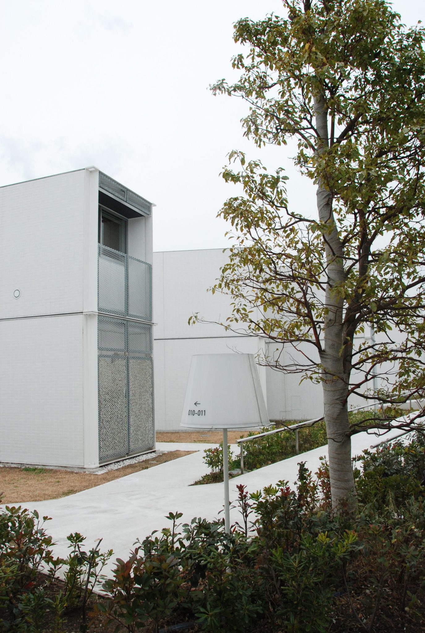 8 Various Applications of Shipping Container Architecture from Around ...