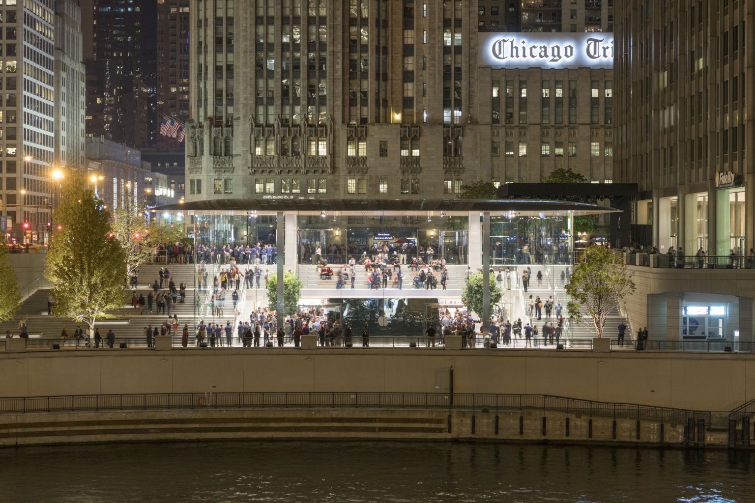 Apple Store Chicago at Michigan Ave Designed by Foster + Partners Now ...