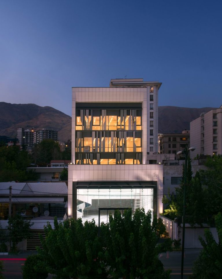 Farmanieh Office Building | Alidoost and Partners - Arch2O.com