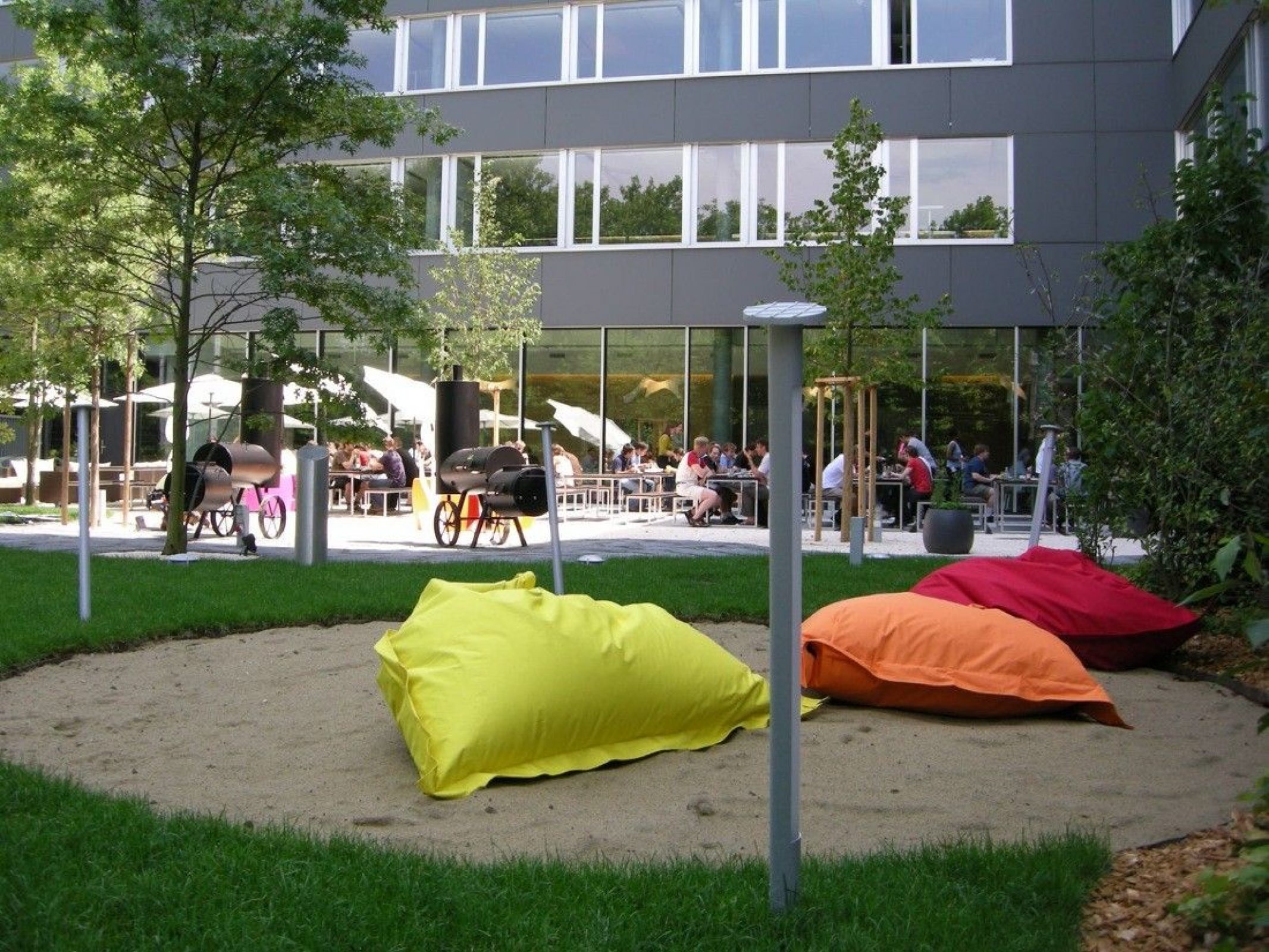 Google Engineering Hub | Camenzind Evolution - Arch2O.com