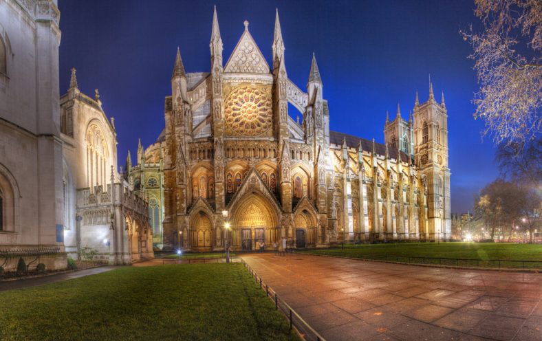 Gothic Architecture: 9 Iconic Cathedrals from the Depths of History ...