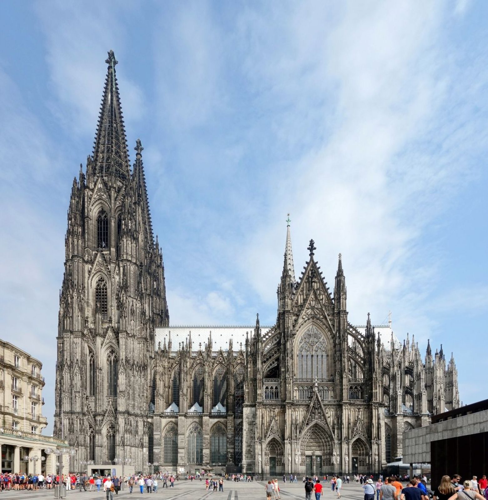 Gothic Architecture: 9 Iconic Cathedrals from the Depths of History ...